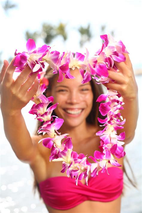Lei Flowers What Is Used To Create A Traditional Hawaiian Lei With Our Aloha