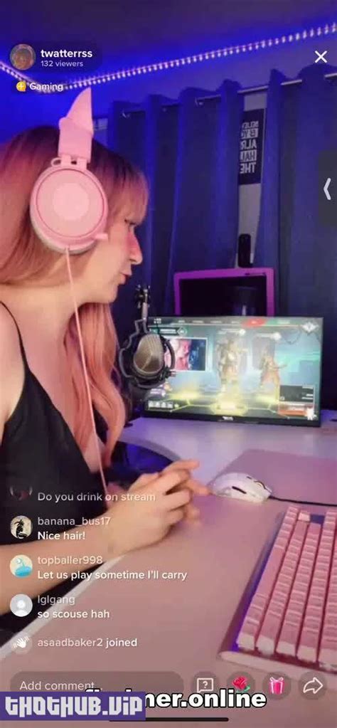 Twatterss Live Tiktoker Nip Slip Recorder Leaked On Thothub