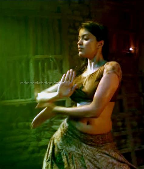 Amritha Aiyer Padaiveeran Tamil Movie Hot Navel Hd Stills Indiancelebblog Com