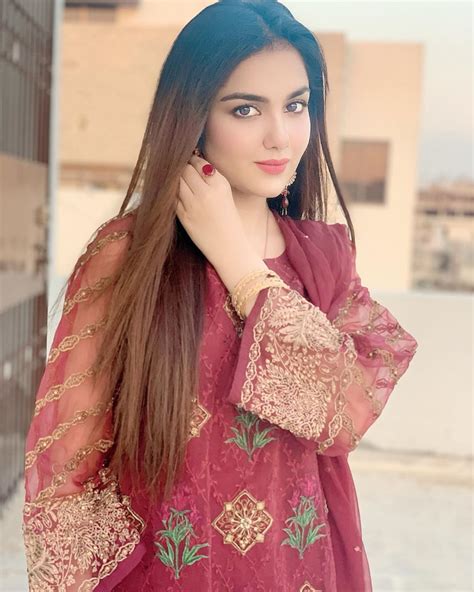 Pakistani Street Style Pakistani Bride Spa Professional Bur Dubai Massage Girl Model Call