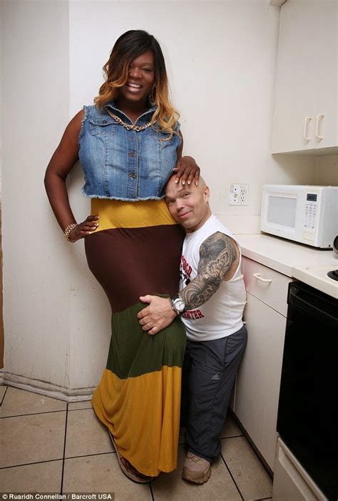 Egistonline Magazine Im The Worlds Luckiest Man Dwarf Bodybuilder Finds Love With A 63