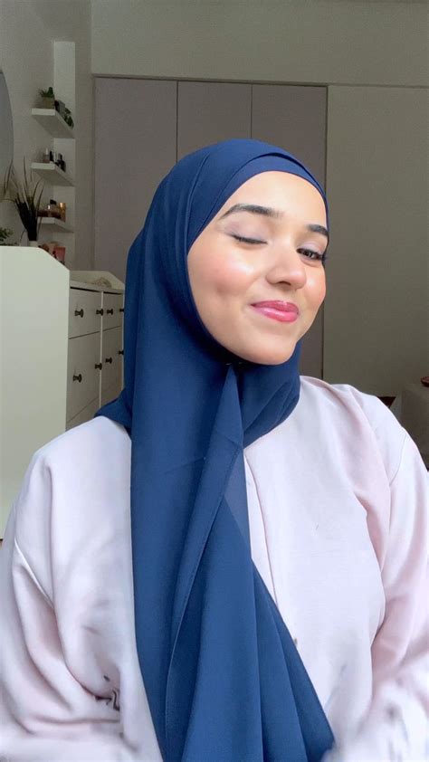 How To Style Your Silk Chiffon Hijab Silk Chiffon Hijab Tutorial In 2024 Hijab Stijlen