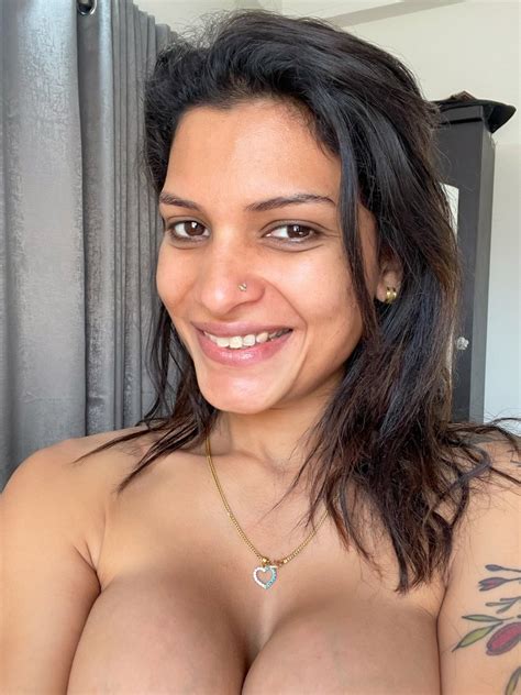Resmi R Nair On Twitter New Nude Selfie Tease Video Https Crearn