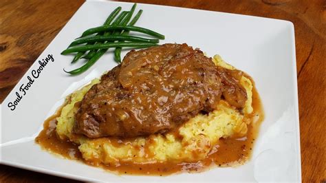 Smothered Cubed Steak And Mashed Potatoes Recipe Soulfoodsunday Youtube