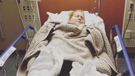 Amy Schumer Presume De Barriguita A Pesar De Todas Las Complicaciones Que Está Teniendo Durante