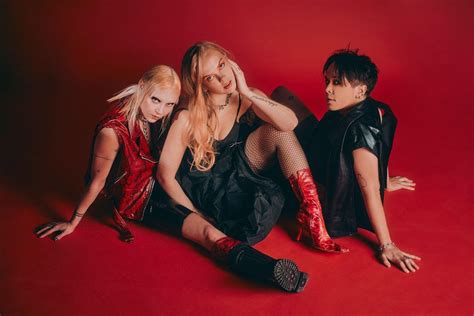 Dream Wife Unveil The Title Track From Their Forthcoming Album Social Lubrication The Line Of