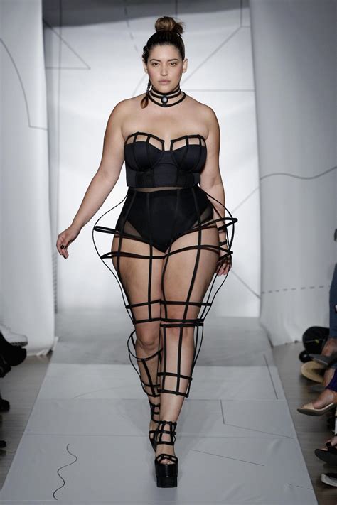 Curvy Model