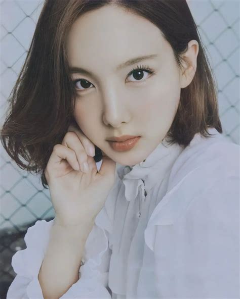 🐰🌸 나연nayeon Twice 🌸💖 On Instagram Nayeon Aka The Cutest Bunny🐰💞 Swipe ️ 🌸ℕℰᗯ ℙᝪՏᝨ 🌸 Love Yall 😘
