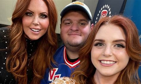 Tw Pornstars Avn Media Network Twitter Mrs Robinson And Amber Blake Guest On Onlystans