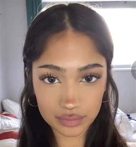 Pin By Mariecia Bolivard On Tt Tan Skin Makeup Casual Makeup Makeup Inspiration