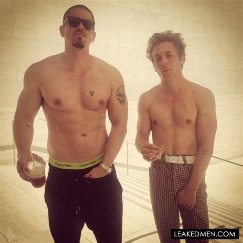 Jeremy Allen White LEAKED Nudes Sex Tape Leaked Men