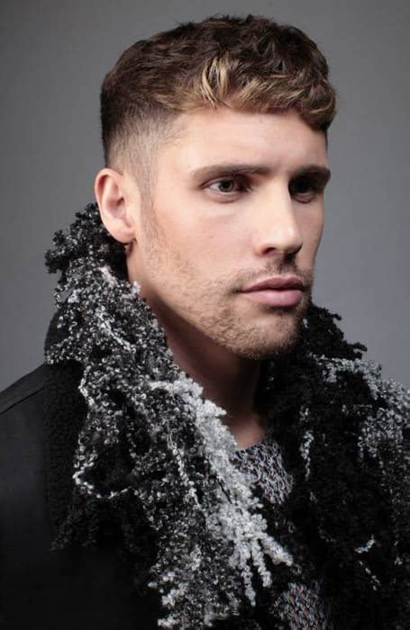 Cool Frosted Tip Hairstyles For The Trend Spotter