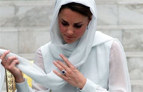 Kate Middleton Uncovered Topless Photos Published In French Magazine