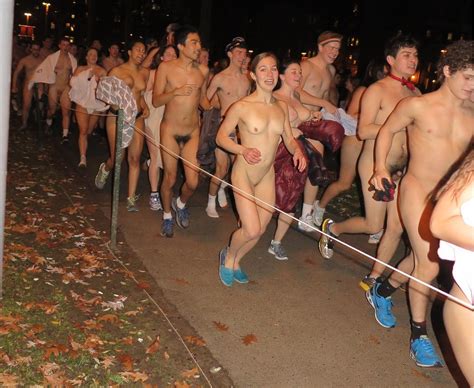 College Naked Runners Scrolller