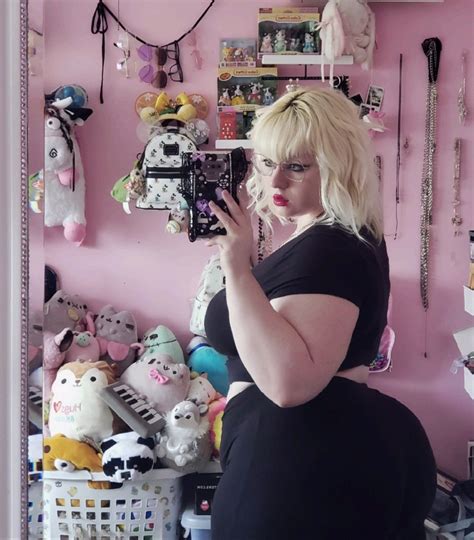 Alternative Plus Size Fashion Inspo Curvy Goth Chubby Girl Chubby Ladies