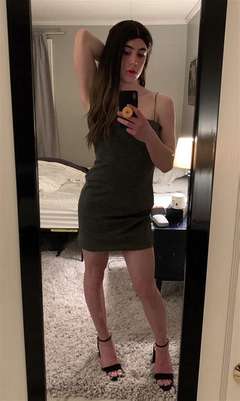 Am I A Cute Sissy Scrolller