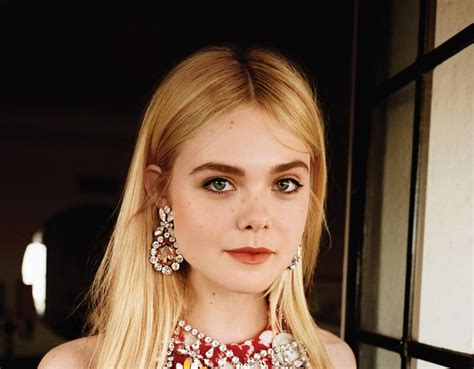 Free Download Elle Fanning Cute Hot Babe Wow Hd Wallpaper Peakpx