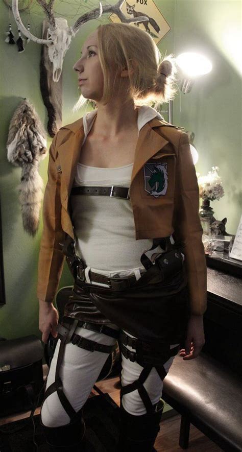 Annie Leonhardt Cosplay From Attack On Titan Annie Leonhart Cosplay Ideas Attack On Titan