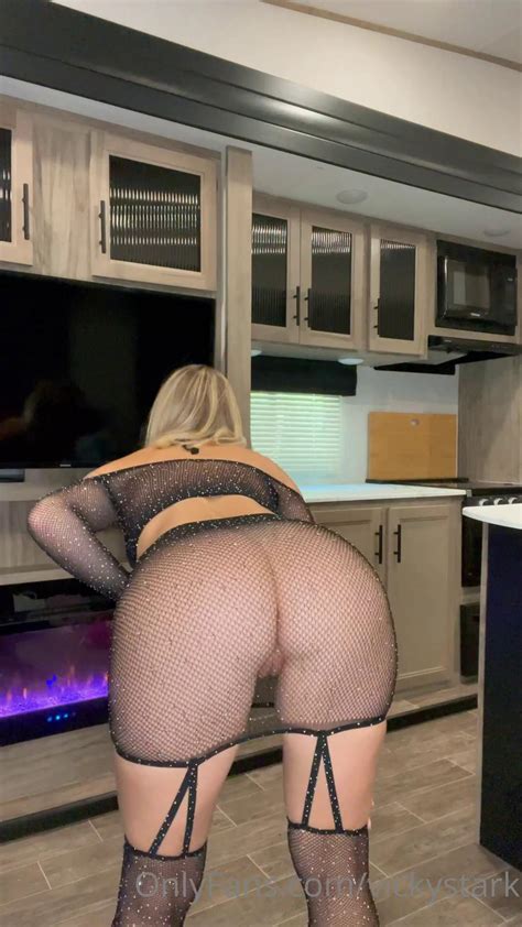 Vicky Stark Nude Rhinestone Bodysuit Onlyfans Video Leaked