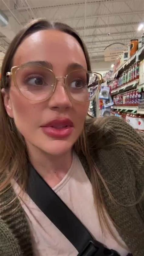 Abigail Macさんのインスタグラム動画 Abigail Macinstagram「come Grocery Shopping With Me 🍎🥦🍇 What Do You