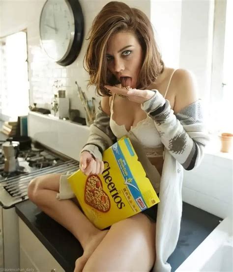 Lauren Eating A Healthy Breakfast Rlaurencohan