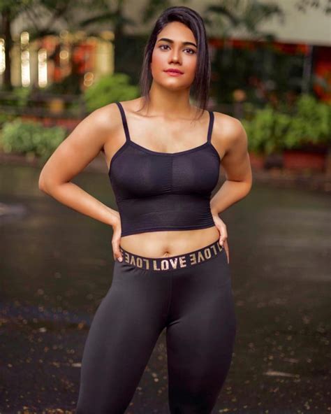 Meet Indias Hottest Fitness Trainer Richi Shah See Photos