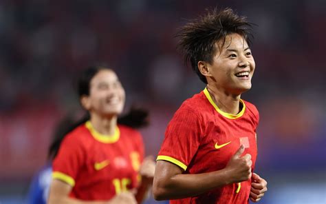 王霜因伤落选奥预赛名单中国女足征召7名留洋球员 新浪新闻