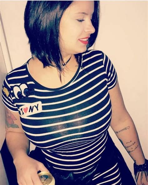 Busty Tattoed R2busty2hide