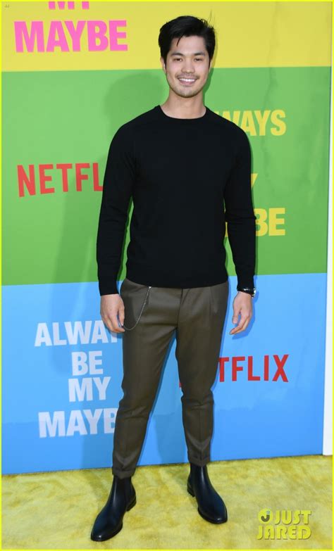 Photo Ali Wong Randall Park Keanu Reeves Always Be My Maybe Premiere