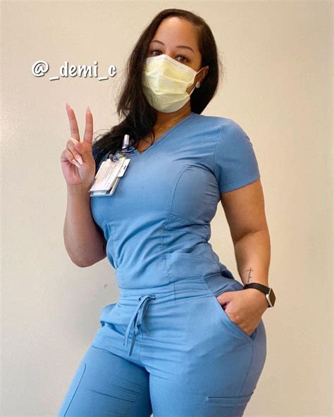 Thereal” 𝔻𝕖𝕞𝕚 ℂ 🔥 On Instagram Its My Friday 🎉👩🏽‍⚕️ 🏽im Out Itsmyfriday Essentials