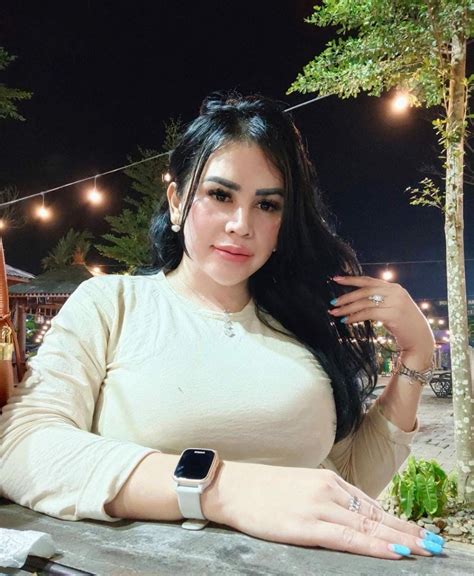 Pengakuan Ratu Entok Transgender Pertama Operasi Di Medan