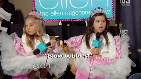 Sophia Grace And Rosie Interviewed Celebs At The Movie Awards And Its The Cutest Thing Ever