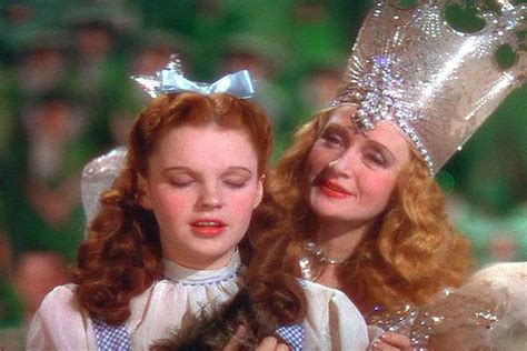 The Wizard Of Oz 1939 Dorothy Wizard Of Oz Wizard Of Oz Pictures Glenda The Good Witch