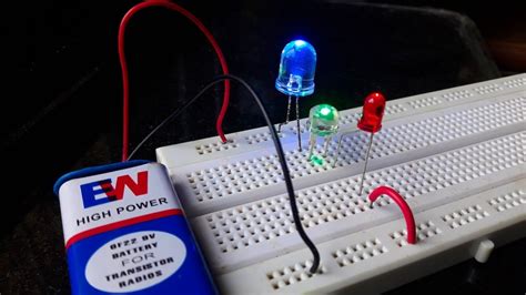 How To Connect Multiple L E D S In Series On A Breadboard Youtube