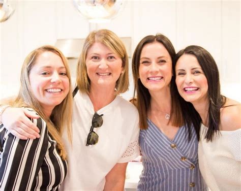 Four Milfs Shemale 7