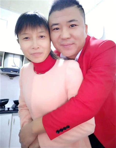 23岁小伙娶41岁二婚妇女，婚后妻子太黏人，让小伙心烦后悔