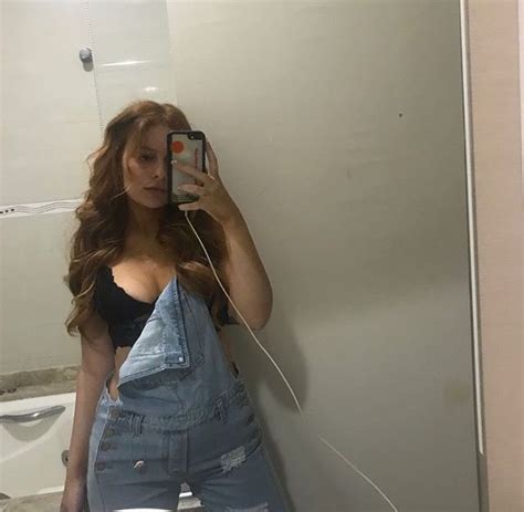 Pin De 🧿🦋 📚🏋🏻‍♀️🤍 Em Meninas Fotos No Espelho Espelho Meninas