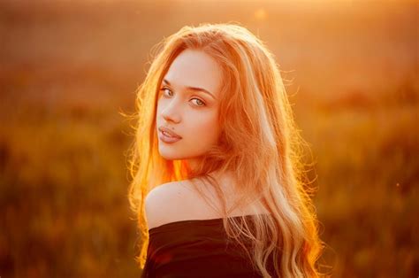 Women Sunlight Ann Nevreva Looking At Viewer Women Outdoors Model Field Hd Wallpaper