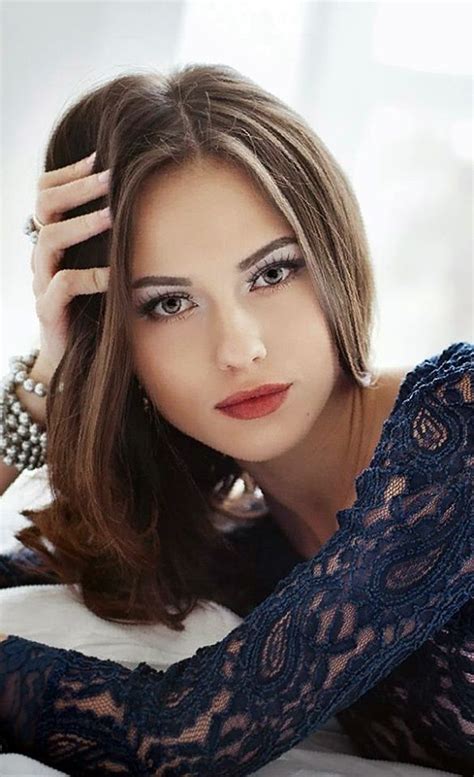 Pin Su Gorgeous Women