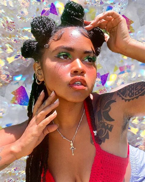 25 Beautiful Black Women In Creative Natural Hairstyles Essence Essence