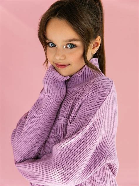 Pin Em Anastasia Knyezeva