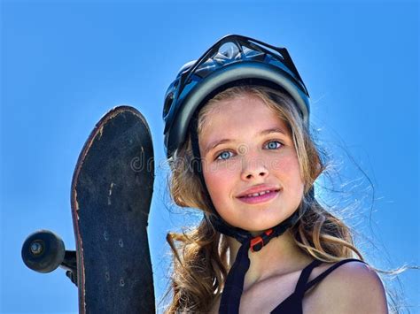 Teen Girl Rides His Skateboard Stock Image Image Of Skate Extreme 58791047