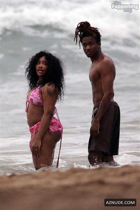 Solana Imani Rowe Sexy Shows Off Her Beautiful Body Wearing A Hot Pink Bikini At The Beach In