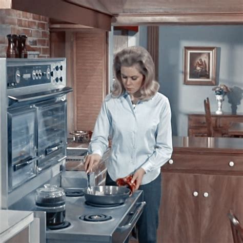 Wonder Woman Bewitched 💗s Instagram Profile Post Boa Tarde 👑 Elizabethmontgomery