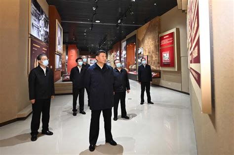 习近平等瞻仰延安革命纪念地组图