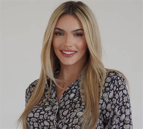 Emily Austin TV Host Biography Wiki Age Height Career Photos More