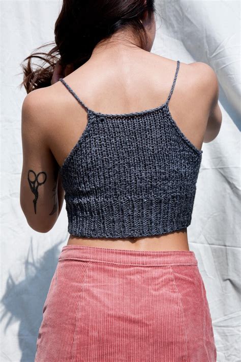 Crop Top Knitting Pattern Free Its Summer Time That Means Its Time To Break Out The Crop Tops