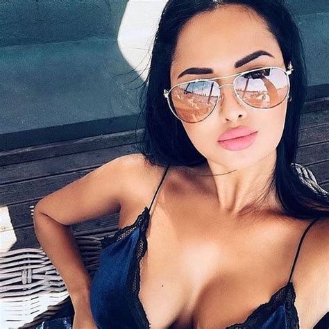 ᒪoᑌiᔕe ♡ 💋 Girls With Glasses Sunglasses Women Fashion