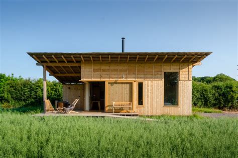 This Cozy Cabin In The British Countryside Has Everything You Need For A Relaxing Weekend