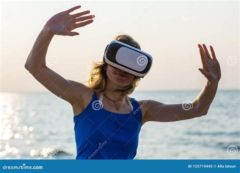 A Woman In Vr Glasses Spread Her Arms Stock Image Image Of Girl Spread 125719445